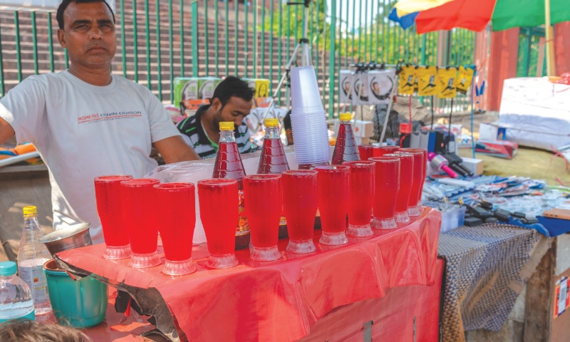 CULTURE: THE RED OF RAMAZAN - Newspaper - DAWN.COM