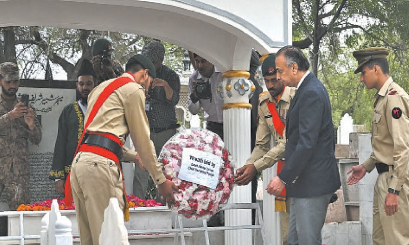 Nation unites to honour brave heroes at solemn ceremonies - Newspaper ...