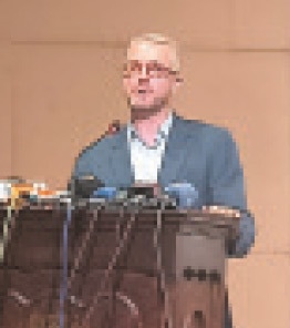 US National Youth Poet Laureate programme comes to Pakistan - Newspaper ...