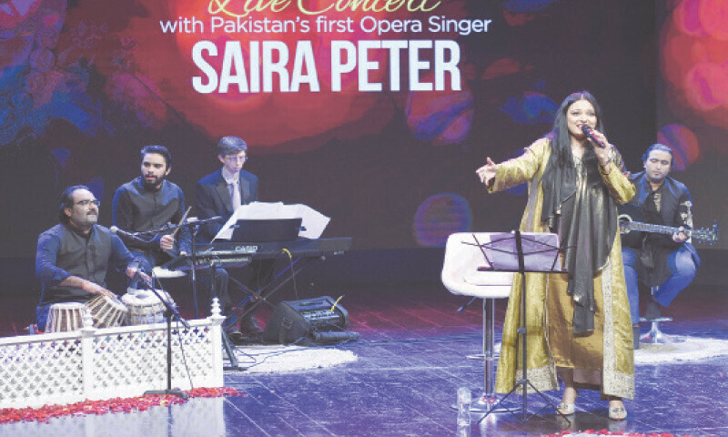 Pakistan’s very own opera singer enthralls audience - Newspaper - DAWN.COM