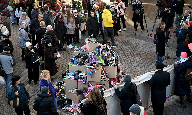 PHOTOS: Peace activists in Zagreb demonstrate for children suffering in ...