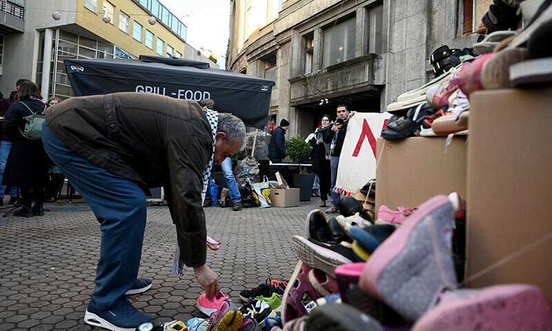 PHOTOS: Peace activists in Zagreb demonstrate for children suffering in ...