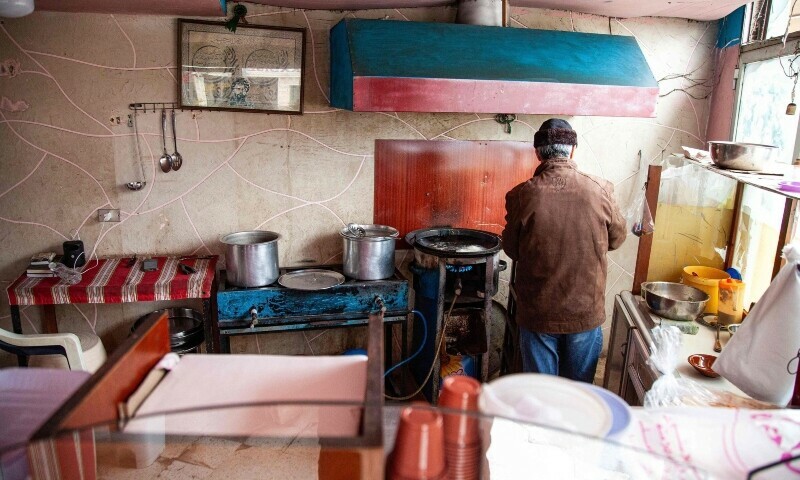 PHOTOS: Lebanese town near border with Israel deserted - DAWN.COM