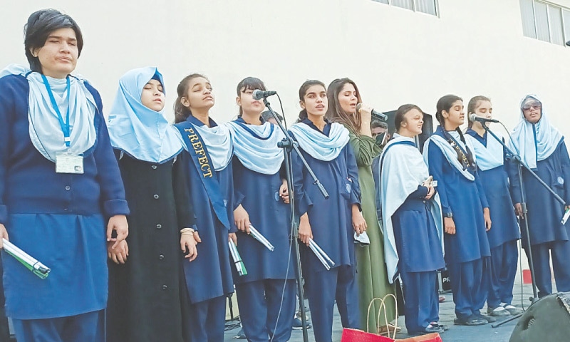 Angelic voices of visually impaired singers mesmerise audience ...