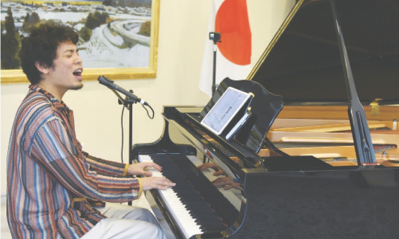 Japanese musician captivates audience - Newspaper - DAWN.COM