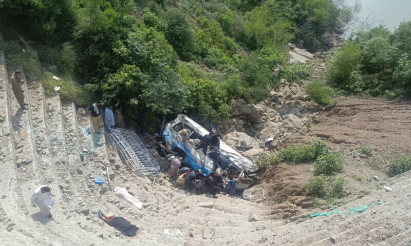 29 dead, 1 injured as bus from Kahuta to Rawalpindi plunges into ditch ...