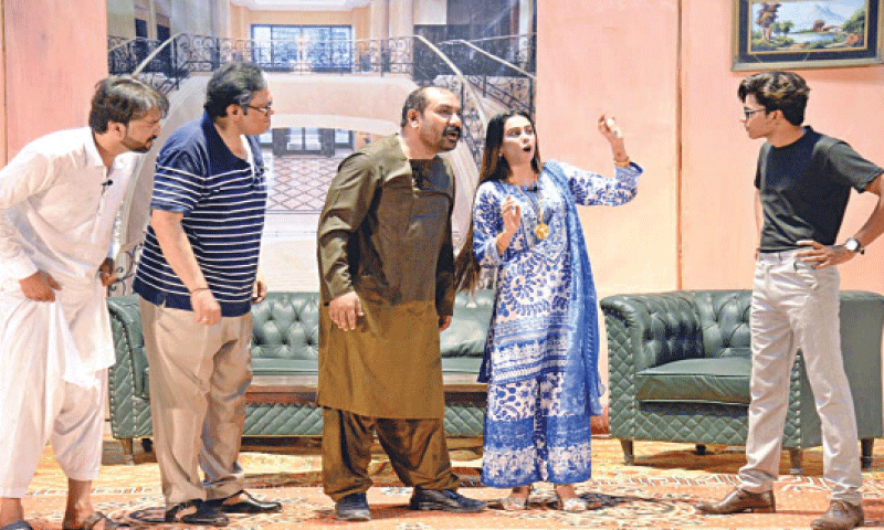Sixth play in Larkana Theatre Festival receives great applause from ...