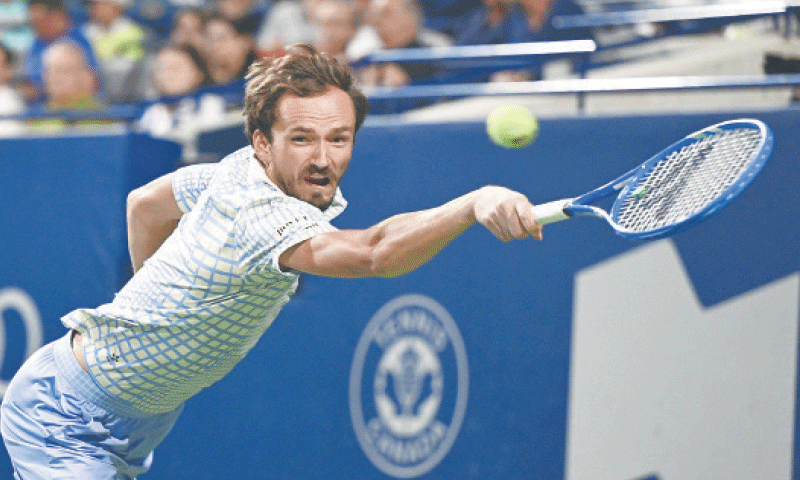 Gauff fights back to advance in Canada, Medvedev crashes out - Sport ...