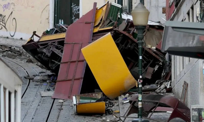 Death toll rises to 16 in Lisbon funicular crash - World - DAWN.COM
