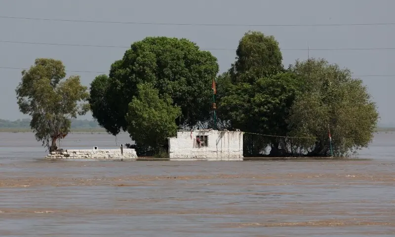PHOTOS: Water level rising on Indus River in Sukkur as floodwater ...
