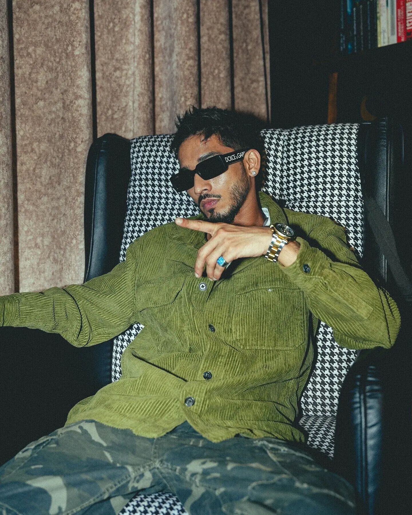 Rapper Talha Anjum apologises for waving Indian flag at concert in ...