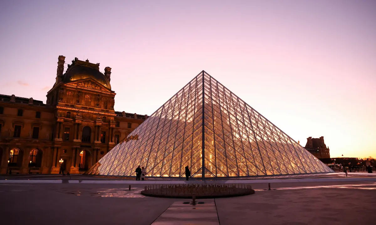 Louvre to hike ticket prices for non-EU visitors - Daily Times