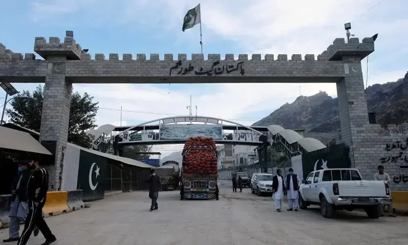 Daily wagers, porters in state of despair as Torkham border remains ...