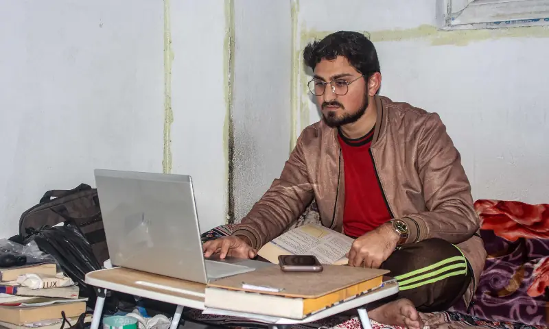 Pakistanis stuck in Afghanistan want border to reopen - Pakistan - DAWN.COM