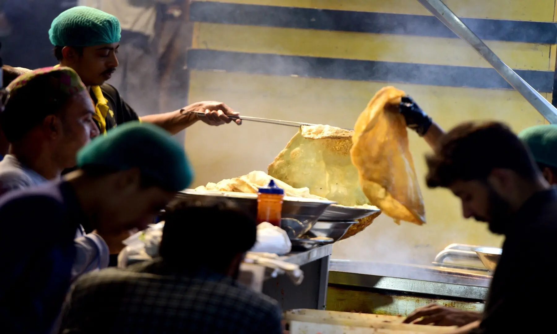 In pictures: Karachi’s food scene…. - DAWN.COM