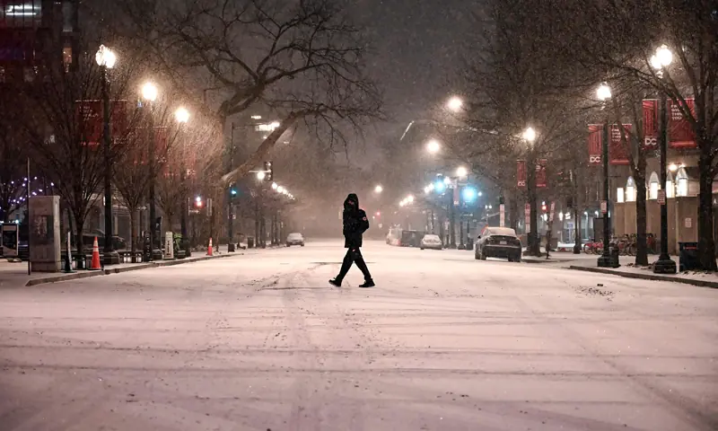 US storm leaves 230,000 without power, forces thousands of flight ...