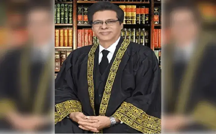 Judges must not be ill-tempered, says Justice Mazhar - Pakistan - DAWN.COM