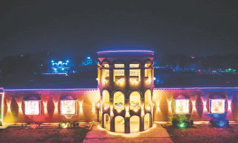 Historical buildings of Gujrat get illuminations - Newspaper - DAWN.COM
