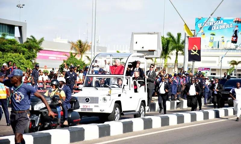 Pope decries ‘despots’ who make false promises - Newspaper - DAWN.COM