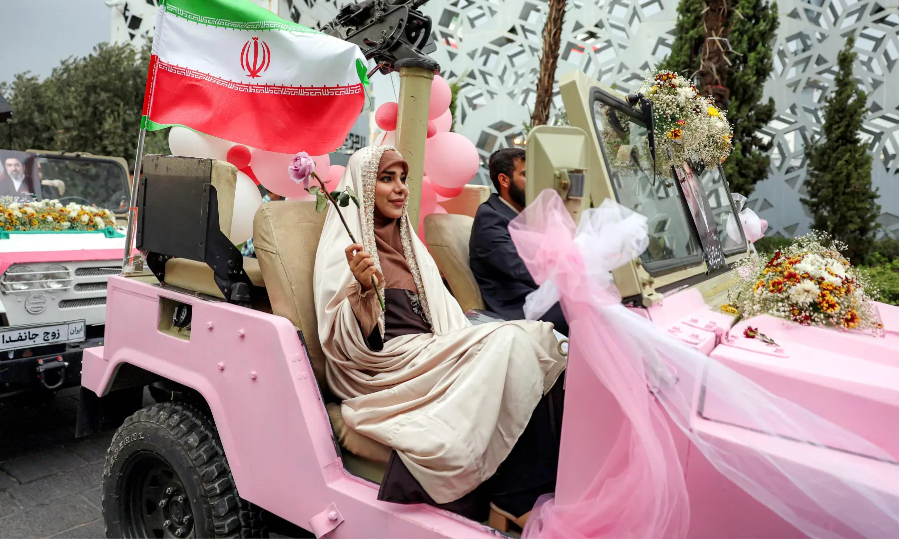In pictures: Iran stages mass weddings for couples ready for war ...